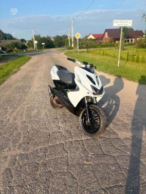 Yamaha Aerox 2005 Alīta, ar dzinēja tilpumu 49.00 L un nobraukumu 5 tūkst. km par 800 €, foto 3 vietnē AUTOMOTO.COM.LV