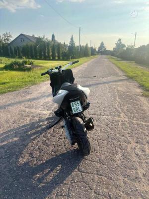 Yamaha Aerox 2005 Alīta, ar dzinēja tilpumu 49.00 L un nobraukumu 5 tūkst. km par 800 €, foto 6 vietnē AUTOMOTO.COM.LV