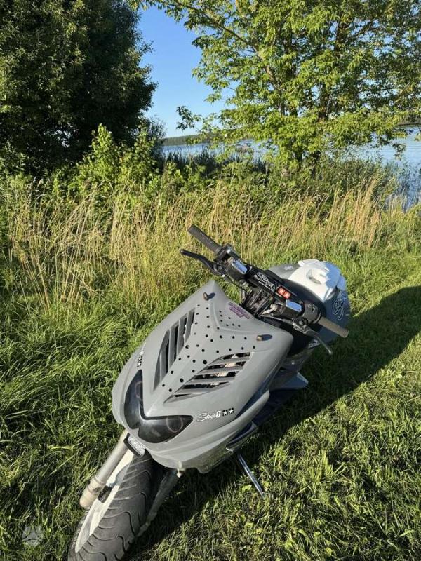 Yamaha Aerox 2005 in Vilnius, with an engine capacity of 0.00 L and mileage of 29 thousand km for 2100 €, photo 3 on AUTOMOTO.COM.LV