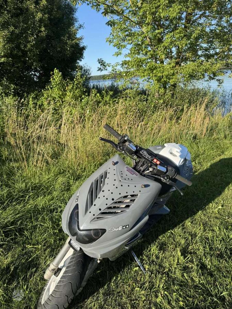 Ямаха Aerox 2005 в Вильнюс, объемом двигателя 0.00 л и пробегом 29 тыс. км за 2100 €, фото 3 на AUTOMOTO.COM.LV
