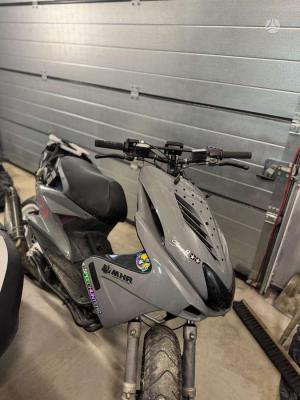 Ямаха Aerox 2005 в Вильнюс, объемом двигателя 0.00 л и пробегом 29 тыс. км за 2100 €, фото 5 на AUTOMOTO.COM.LV