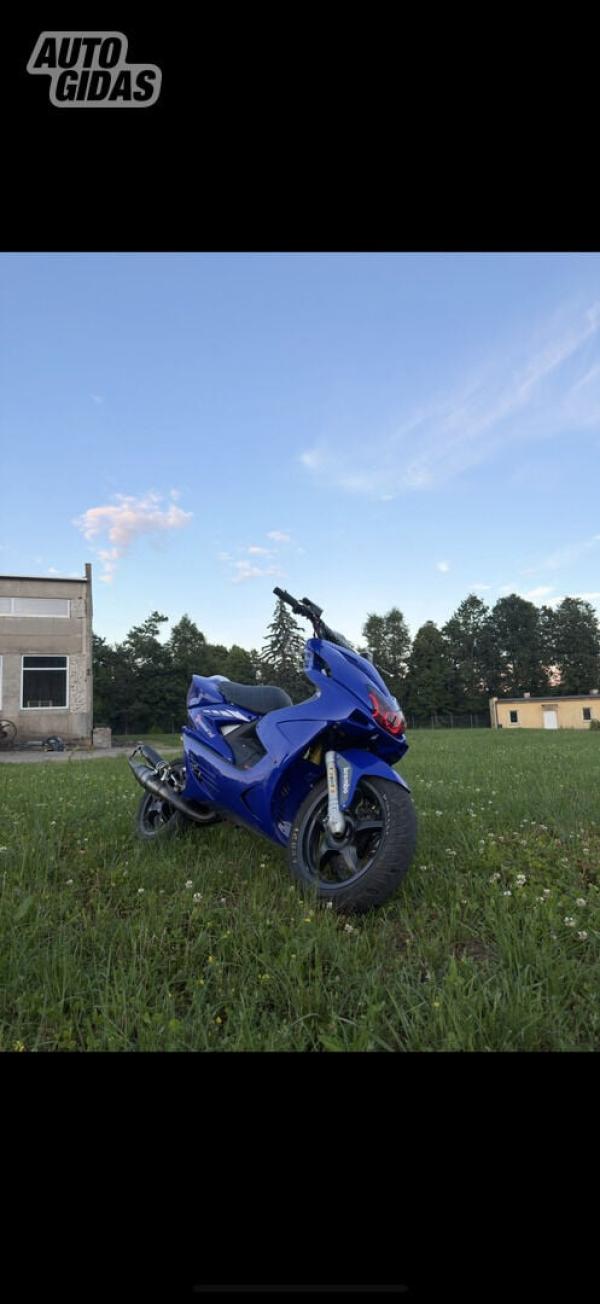 Ямаха Aerox 2006 в Вильнюс, объемом двигателя 0.00 л и пробегом 0 тыс. км за 2300 €, фото 2 на AUTOMOTO.COM.LV