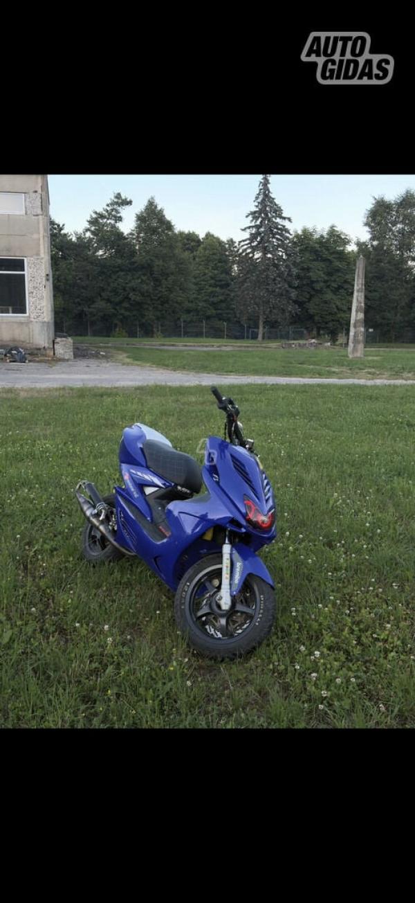Ямаха Aerox 2006 в Вильнюс, объемом двигателя 0.00 л и пробегом 0 тыс. км за 2300 €, фото 8 на AUTOMOTO.COM.LV