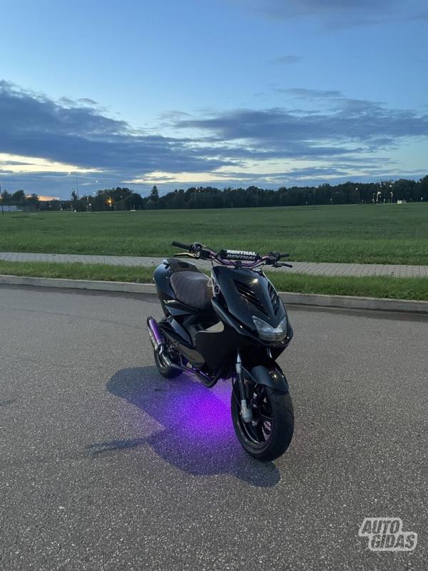 Yamaha Aerox 2006 in Kaunas, with an engine capacity of 0.00 L and mileage of 0 thousand km for 2100 €, photo 3 on AUTOMOTO.COM.LV