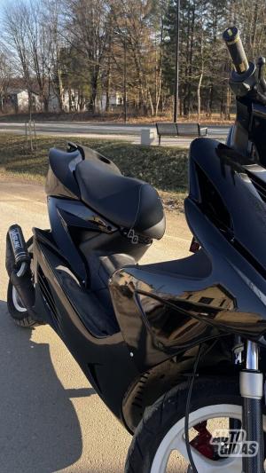 Yamaha Aerox 2008 Alīta, ar dzinēja tilpumu 0.00 L un nobraukumu 0 tūkst. km par 1350 €, foto 10 vietnē AUTOMOTO.COM.LV