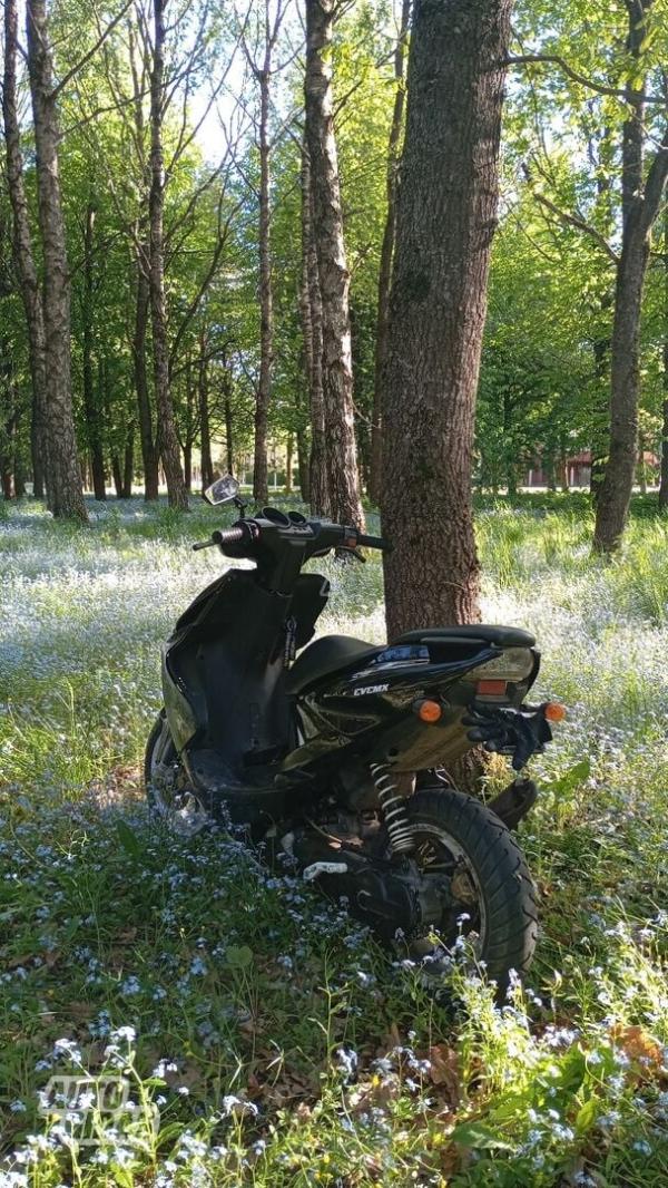Yamaha Aerox 2008 Viļņa, ar dzinēja tilpumu 0.05 L un nobraukumu 21 tūkst. km par 1200 €, foto 3 vietnē AUTOMOTO.COM.LV