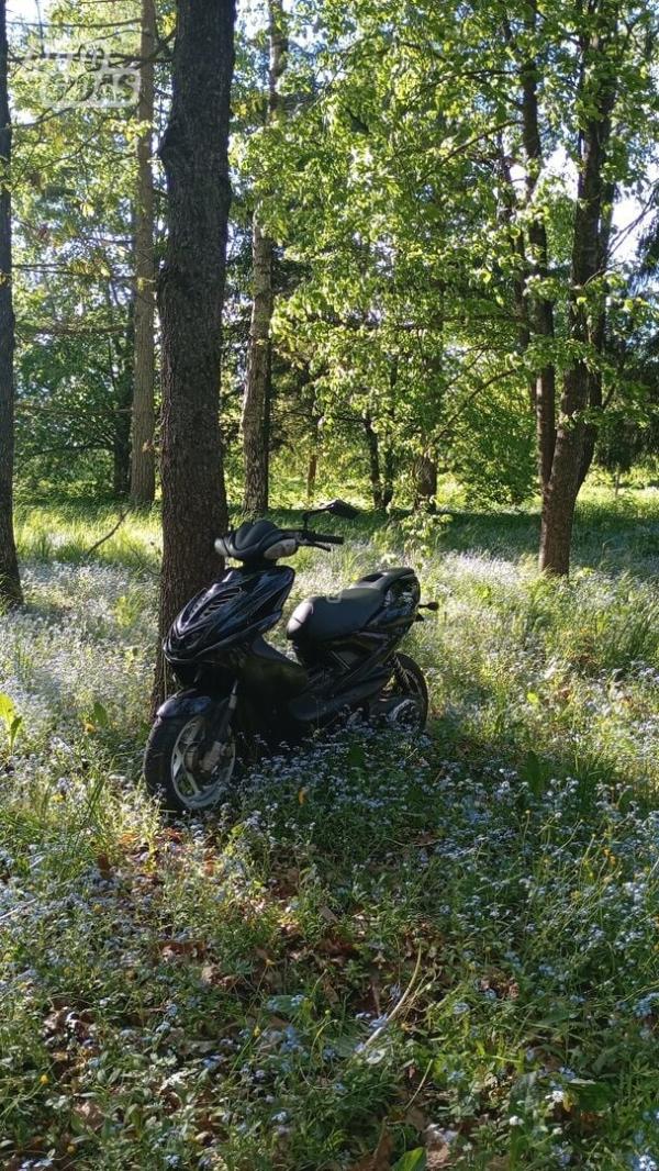 Yamaha Aerox 2008 Viļņa, ar dzinēja tilpumu 0.05 L un nobraukumu 21 tūkst. km par 1200 €, foto 4 vietnē AUTOMOTO.COM.LV