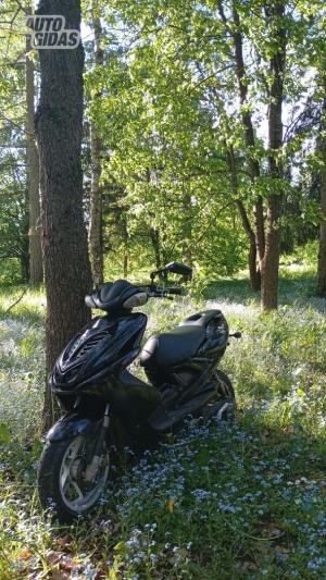 Yamaha Aerox 2008 in Vilnius, with an engine capacity of 0.05 L and mileage of 21 thousand km for 1200 €, photo 6 on AUTOMOTO.COM.LV