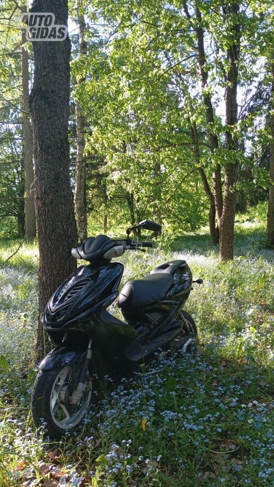Yamaha Aerox 2008 in Vilnius, with an engine capacity of 0.05 L and mileage of 21 thousand km for 1200 €, photo 6 on AUTOMOTO.COM.LV