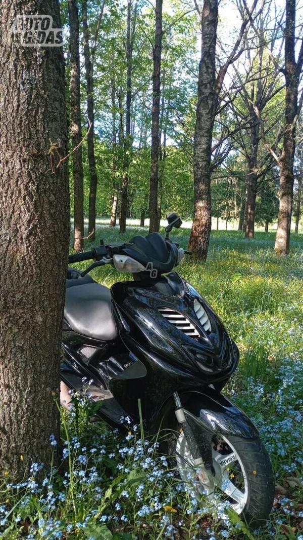 Yamaha Aerox 2008 Viļņa, ar dzinēja tilpumu 0.05 L un nobraukumu 21 tūkst. km par 1200 €, foto 7 vietnē AUTOMOTO.COM.LV