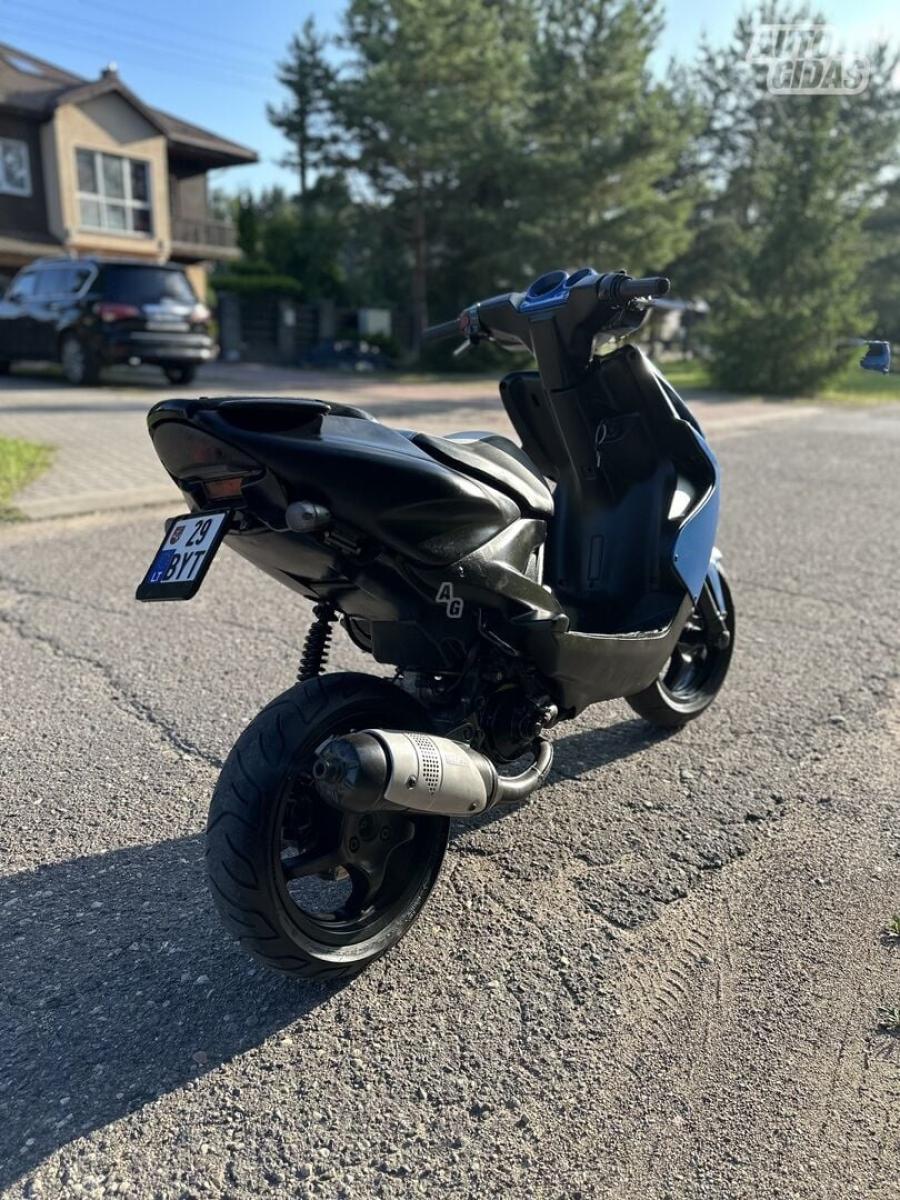 Yamaha Aerox 2008 Viļņa, ar dzinēja tilpumu 0.00 L un nobraukumu 0 tūkst. km par 1000 €, foto 4 vietnē AUTOMOTO.COM.LV