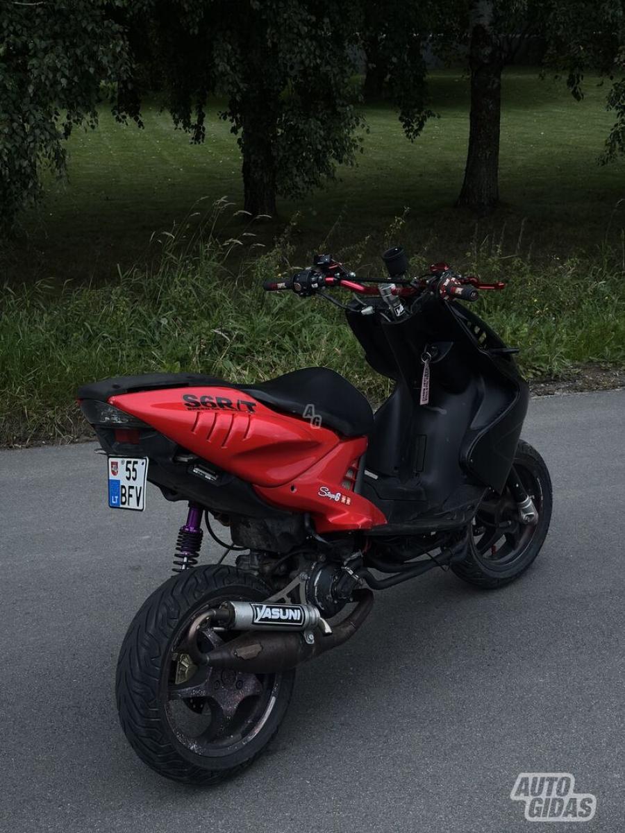 Yamaha Aerox 2008 Raseiniai, ar dzinēja tilpumu 0.05 L un nobraukumu 0 tūkst. km par 1500 €, foto 5 vietnē AUTOMOTO.COM.LV