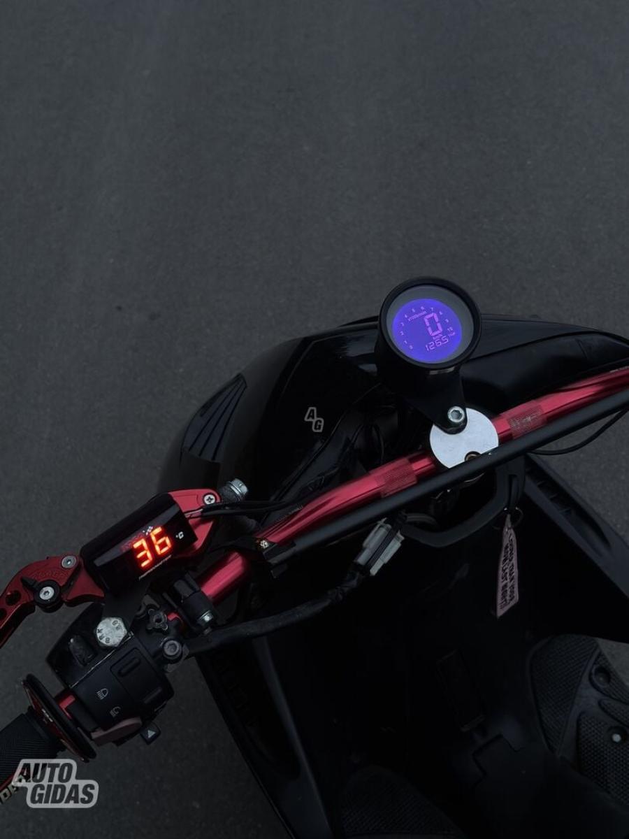 Yamaha Aerox 2008 Raseiniai, ar dzinēja tilpumu 0.05 L un nobraukumu 0 tūkst. km par 1500 €, foto 6 vietnē AUTOMOTO.COM.LV