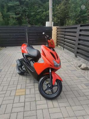 Yamaha Aerox 2008 Viļņa, ar dzinēja tilpumu 49.00 L un nobraukumu 16 tūkst. km par 1650 €, foto 1 vietnē AUTOMOTO.COM.LV