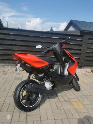 Yamaha Aerox 2008 Viļņa, ar dzinēja tilpumu 49.00 L un nobraukumu 16 tūkst. km par 1650 €, foto 4 vietnē AUTOMOTO.COM.LV