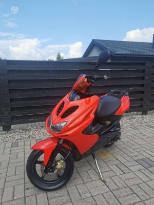 Yamaha Aerox 2008 Viļņa, ar dzinēja tilpumu 49.00 L un nobraukumu 16 tūkst. km par 1650 €, foto 6 vietnē AUTOMOTO.COM.LV