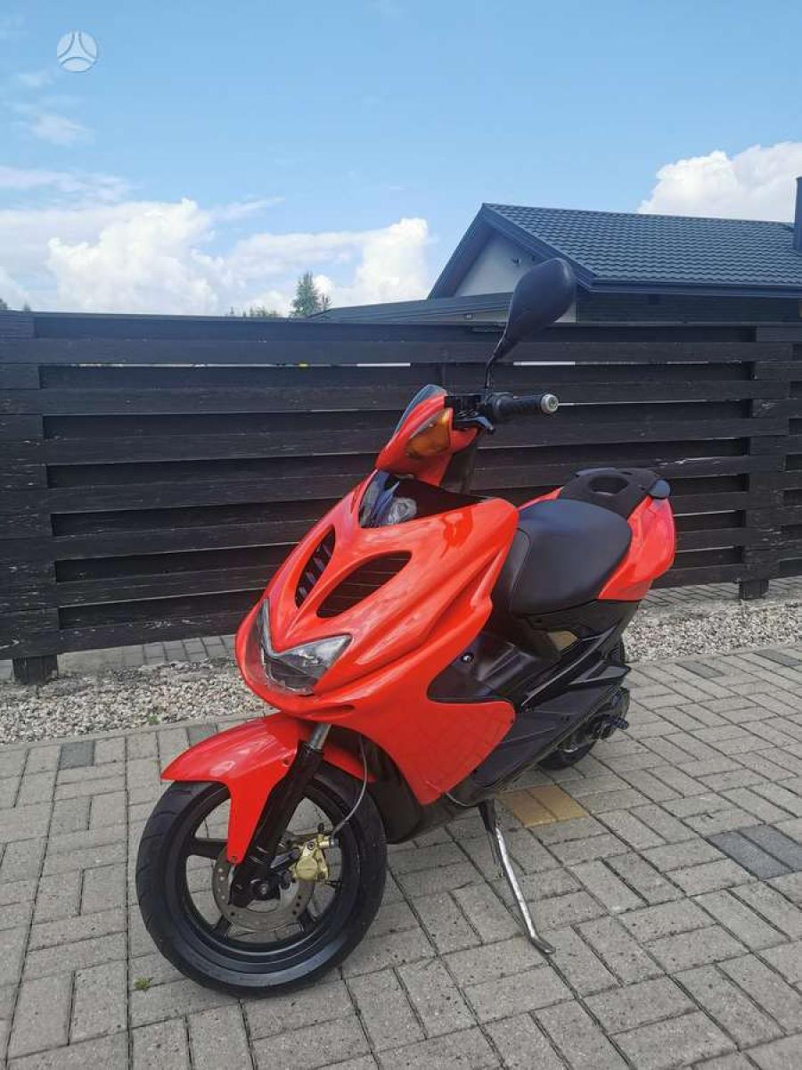 Yamaha Aerox 2008 Viļņa, ar dzinēja tilpumu 49.00 L un nobraukumu 16 tūkst. km par 1650 €, foto 6 vietnē AUTOMOTO.COM.LV