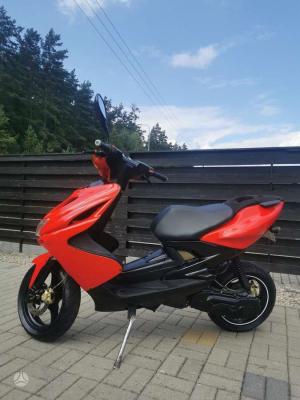 Yamaha Aerox 2008 Viļņa, ar dzinēja tilpumu 49.00 L un nobraukumu 16 tūkst. km par 1650 €, foto 7 vietnē AUTOMOTO.COM.LV