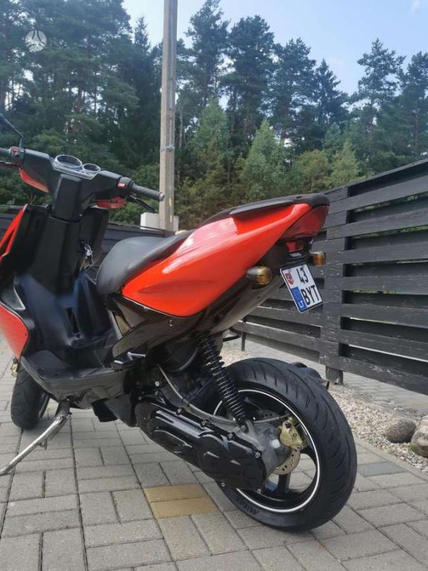 Yamaha Aerox 2008 Viļņa, ar dzinēja tilpumu 49.00 L un nobraukumu 16 tūkst. km par 1650 €, foto 9 vietnē AUTOMOTO.COM.LV