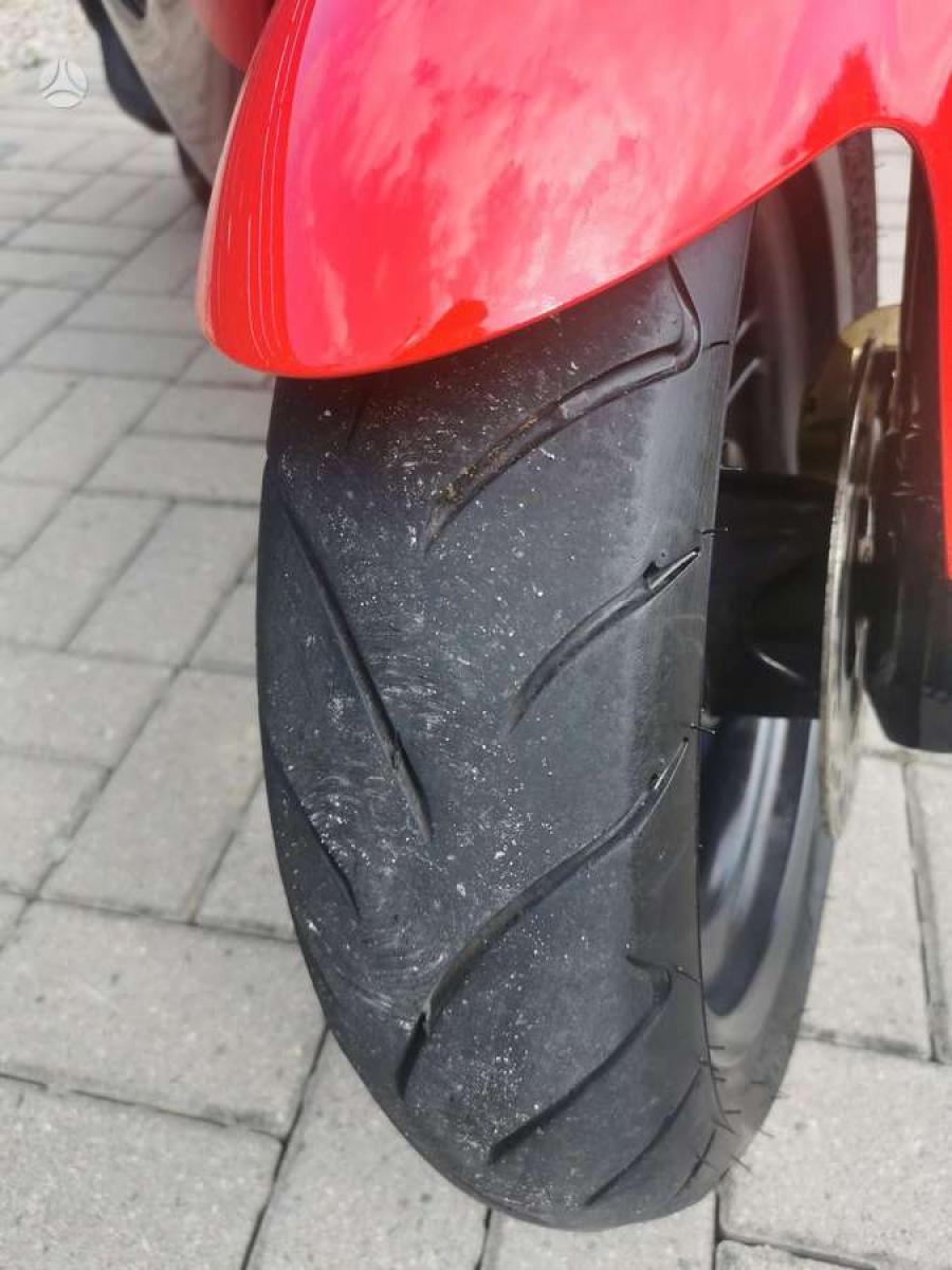 Yamaha Aerox 2008 Viļņa, ar dzinēja tilpumu 49.00 L un nobraukumu 16 tūkst. km par 1650 €, foto 10 vietnē AUTOMOTO.COM.LV