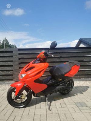 Yamaha Aerox 2008 Viļņa, ar dzinēja tilpumu 49.00 L un nobraukumu 16 tūkst. km par 1650 €, foto 14 vietnē AUTOMOTO.COM.LV