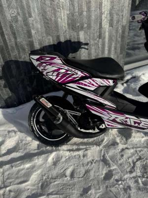 Yamaha Aerox 2009 Alīta, ar dzinēja tilpumu 49.00 L un nobraukumu 15 tūkst. km par 1570 €, foto 3 vietnē AUTOMOTO.COM.LV
