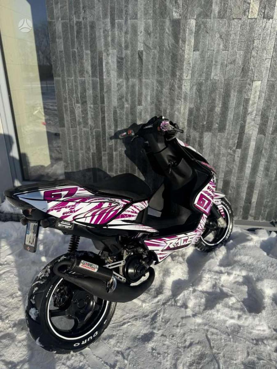 Yamaha Aerox 2009 Alīta, ar dzinēja tilpumu 49.00 L un nobraukumu 15 tūkst. km par 1570 €, foto 5 vietnē AUTOMOTO.COM.LV