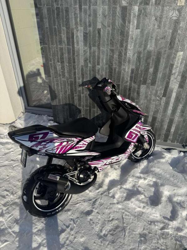 Yamaha Aerox 2009 Alīta, ar dzinēja tilpumu 49.00 L un nobraukumu 15 tūkst. km par 1570 €, foto 7 vietnē AUTOMOTO.COM.LV