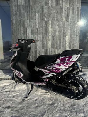 Yamaha Aerox 2009 Alīta, ar dzinēja tilpumu 49.00 L un nobraukumu 15 tūkst. km par 1570 €, foto 8 vietnē AUTOMOTO.COM.LV