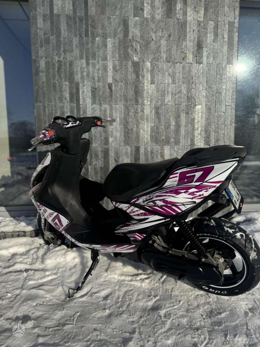 Yamaha Aerox 2009 Alīta, ar dzinēja tilpumu 49.00 L un nobraukumu 15 tūkst. km par 1570 €, foto 8 vietnē AUTOMOTO.COM.LV