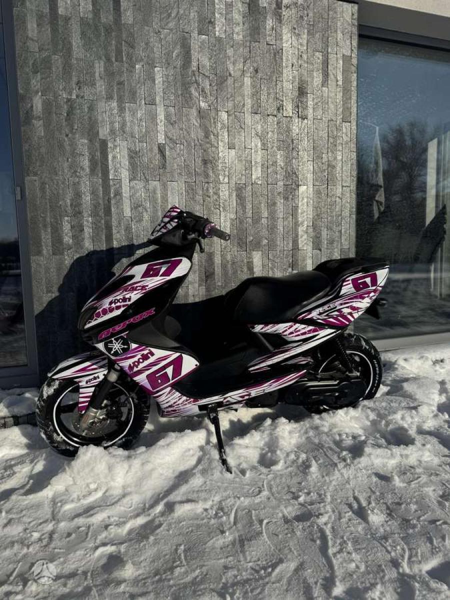 Yamaha Aerox 2009 Alīta, ar dzinēja tilpumu 49.00 L un nobraukumu 15 tūkst. km par 1570 €, foto 13 vietnē AUTOMOTO.COM.LV