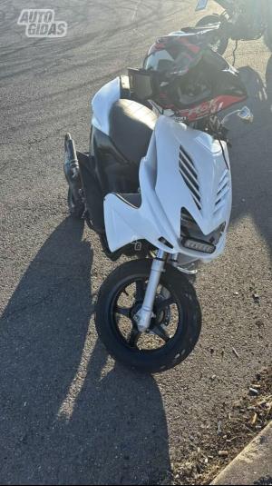 Ямаха Aerox 2009 в Паневежис, объемом двигателя 0.00 л и пробегом 0 тыс. км за 2100 €, фото 3 на AUTOMOTO.COM.LV