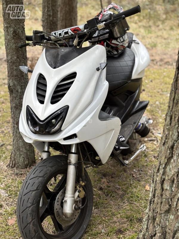Ямаха Aerox 2009 в Паневежис, объемом двигателя 0.00 л и пробегом 0 тыс. км за 2100 €, фото 4 на AUTOMOTO.COM.LV