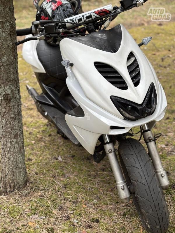 Ямаха Aerox 2009 в Паневежис, объемом двигателя 0.00 л и пробегом 0 тыс. км за 2100 €, фото 5 на AUTOMOTO.COM.LV