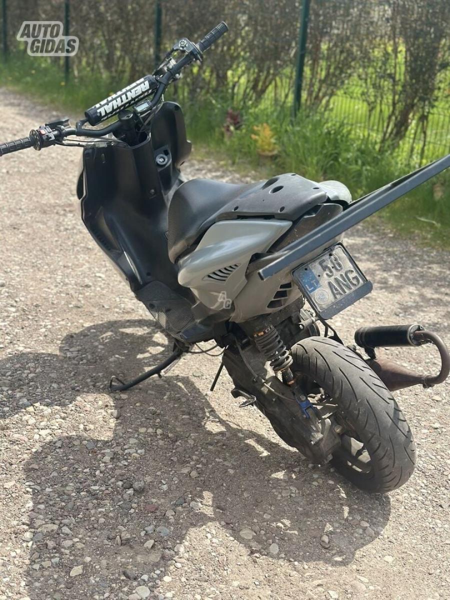 Yamaha Aerox 2010 Viļņa, ar dzinēja tilpumu 0.05 L un nobraukumu 0 tūkst. km par 2200 €, foto 1 vietnē AUTOMOTO.COM.LV