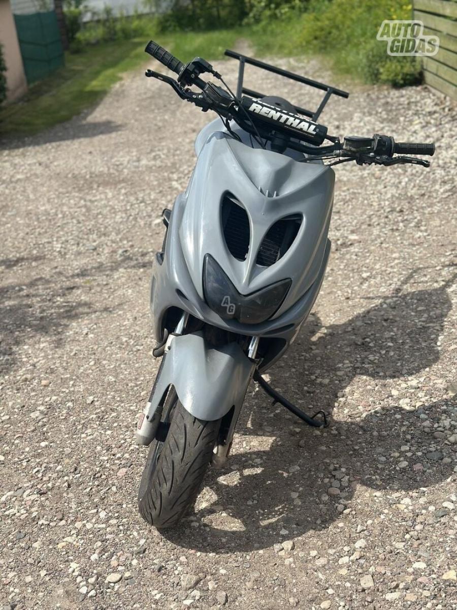 Yamaha Aerox 2010 Viļņa, ar dzinēja tilpumu 0.05 L un nobraukumu 0 tūkst. km par 2200 €, foto 3 vietnē AUTOMOTO.COM.LV