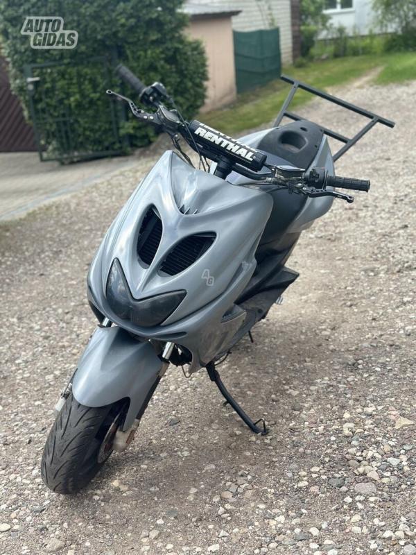 Ямаха Aerox 2010 в Вильнюс, объемом двигателя 0.05 л и пробегом 0 тыс. км за 2200 €, фото 3 на AUTOMOTO.COM.LV