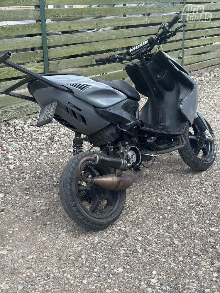 Yamaha Aerox 2010 Viļņa, ar dzinēja tilpumu 0.05 L un nobraukumu 0 tūkst. km par 2200 €, foto 5 vietnē AUTOMOTO.COM.LV