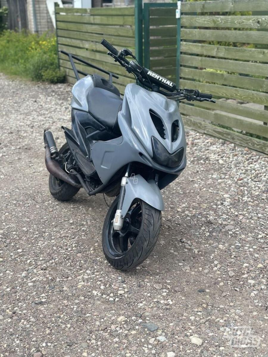 Yamaha Aerox 2010 Viļņa, ar dzinēja tilpumu 0.05 L un nobraukumu 0 tūkst. km par 2200 €, foto 6 vietnē AUTOMOTO.COM.LV