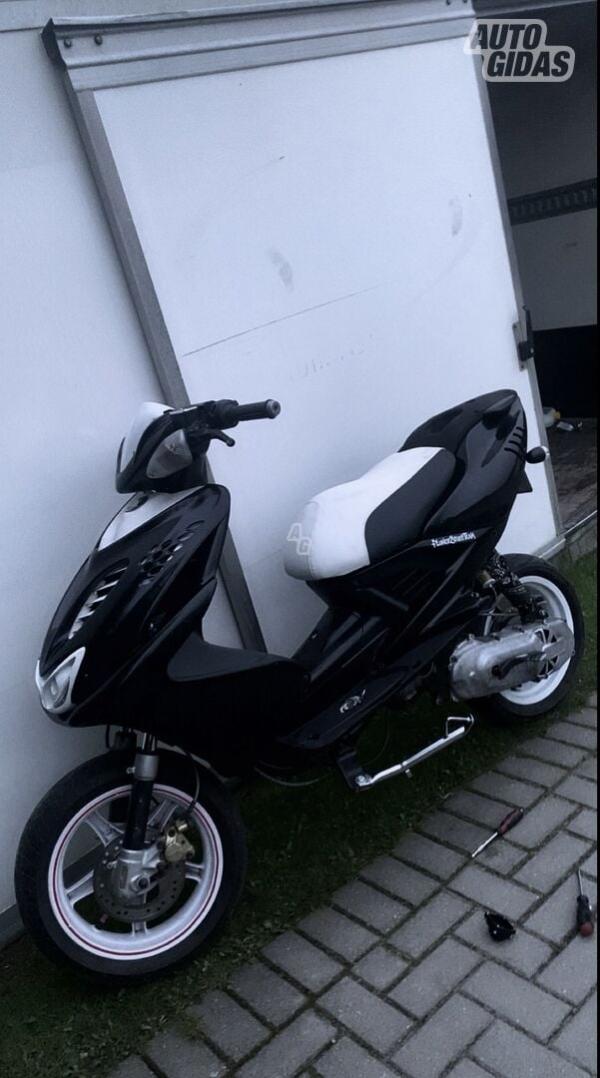 Yamaha Aerox 2010 Plungė, ar dzinēja tilpumu 0.05 L un nobraukumu 0 tūkst. km par 1500 €, foto 3 vietnē AUTOMOTO.COM.LV