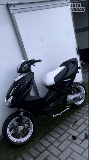 Ямаха Aerox 2010 в Плунге, объемом двигателя 0.05 л и пробегом 0 тыс. км за 1500 €, фото 3 на AUTOMOTO.COM.LV