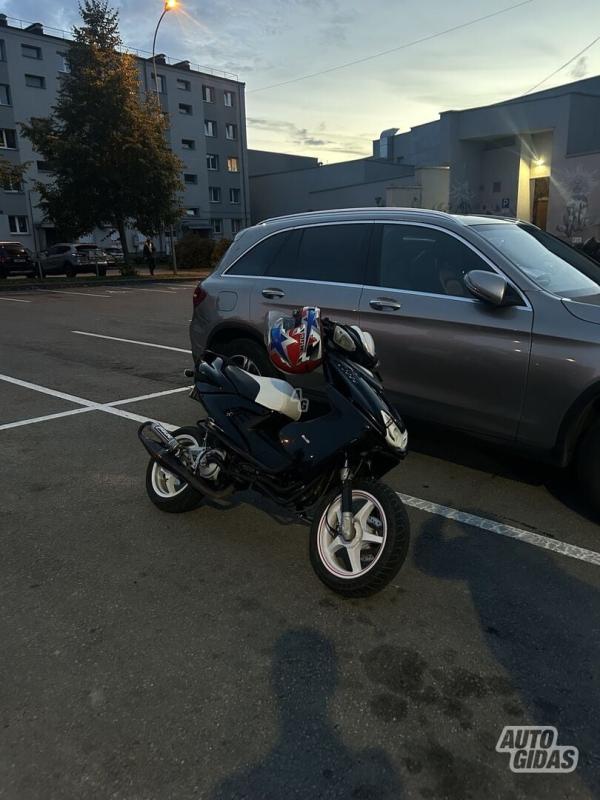 Yamaha Aerox 2010 Plungė, ar dzinēja tilpumu 0.05 L un nobraukumu 0 tūkst. km par 1500 €, foto 4 vietnē AUTOMOTO.COM.LV