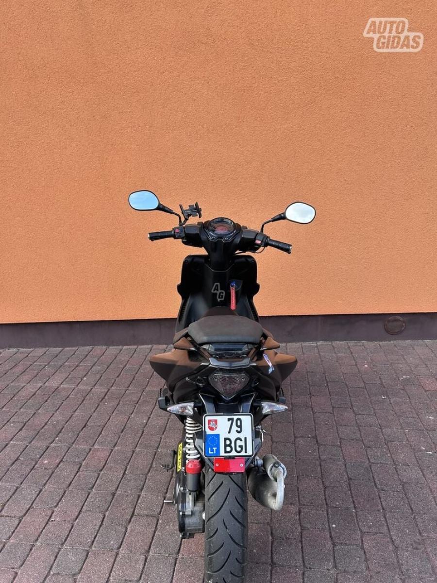 Yamaha Aerox 2013 in Skuodas, with an engine capacity of 0.00 L and mileage of 0 thousand km for 1250 €, photo 6 on AUTOMOTO.COM.LV