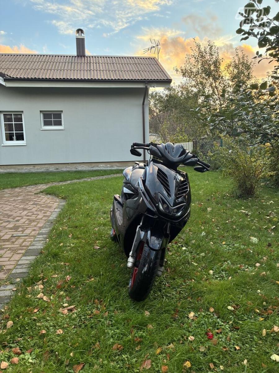 Yamaha Aerox 2013 Palanga, ar dzinēja tilpumu 0.00 L un nobraukumu 0 tūkst. km par 1700 €, foto 4 vietnē AUTOMOTO.COM.LV