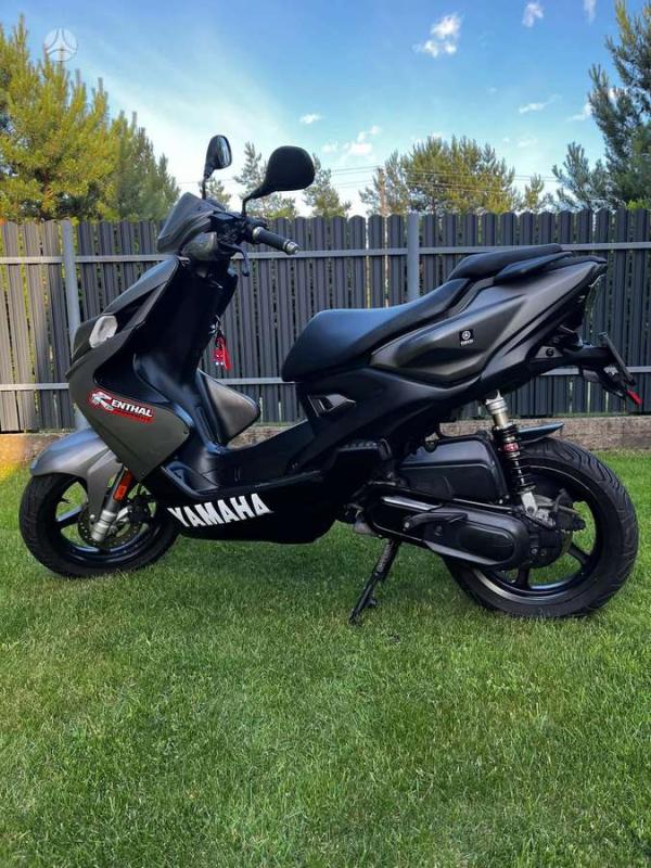 Yamaha Aerox 2014 Šauļi, ar dzinēja tilpumu 50.00 L un nobraukumu 16 tūkst. km par 1700 €, foto 1 vietnē AUTOMOTO.COM.LV