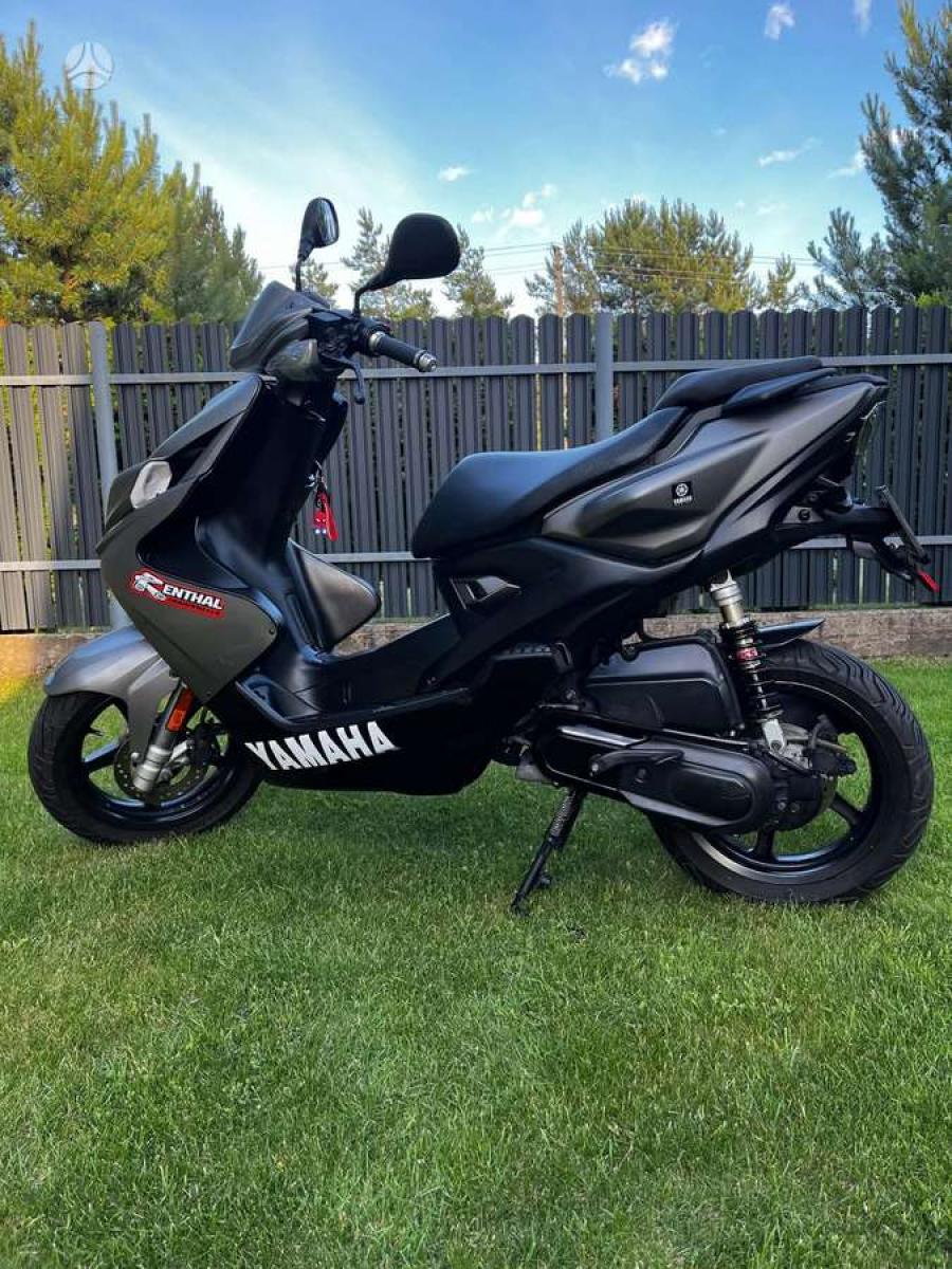 Yamaha Aerox 2014 in Siauliai, with an engine capacity of 50.00 L and mileage of 16 thousand km for 1700 €, photo 1 on AUTOMOTO.COM.LV