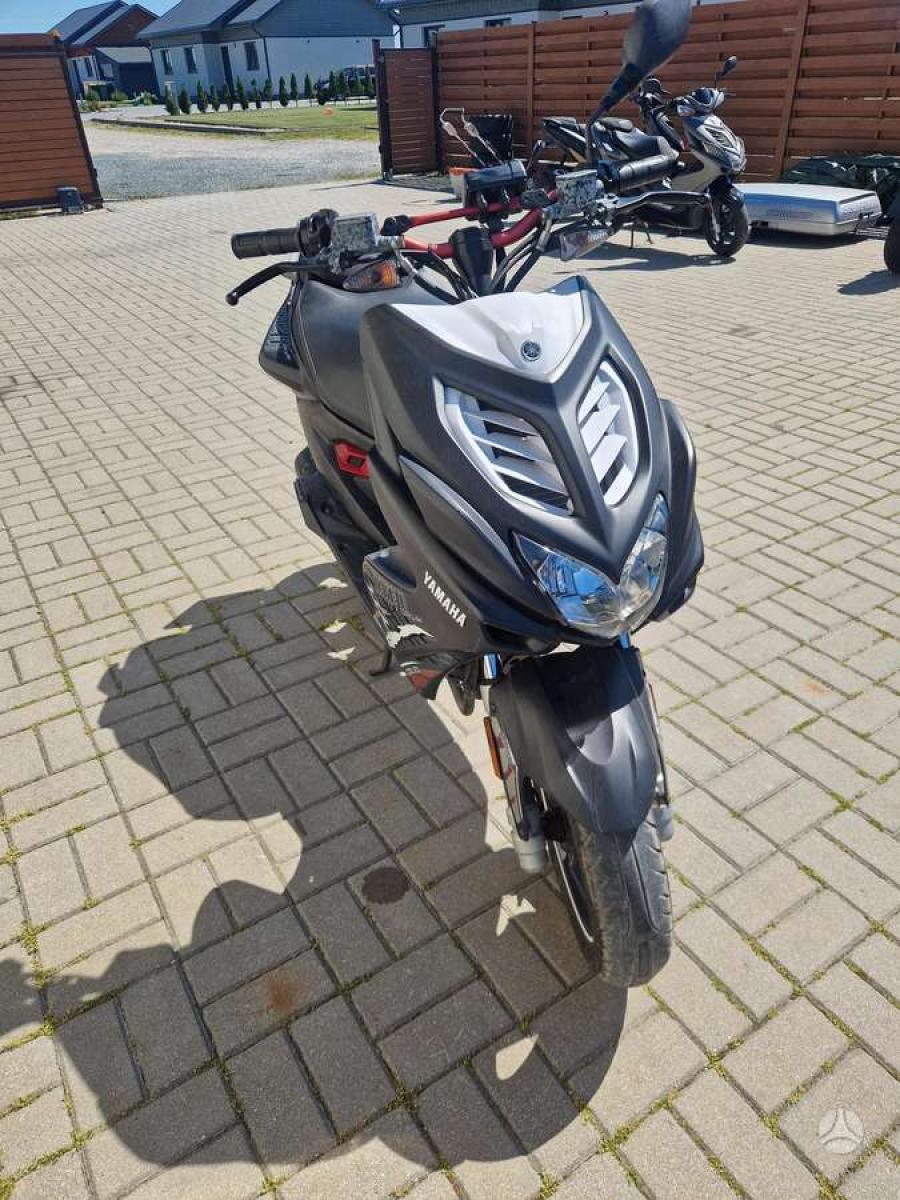 Ямаха Aerox 2014 в Клайпеда, объемом двигателя 49.00 л и пробегом 18 тыс. км за 1000 €, фото 1 на AUTOMOTO.COM.LV