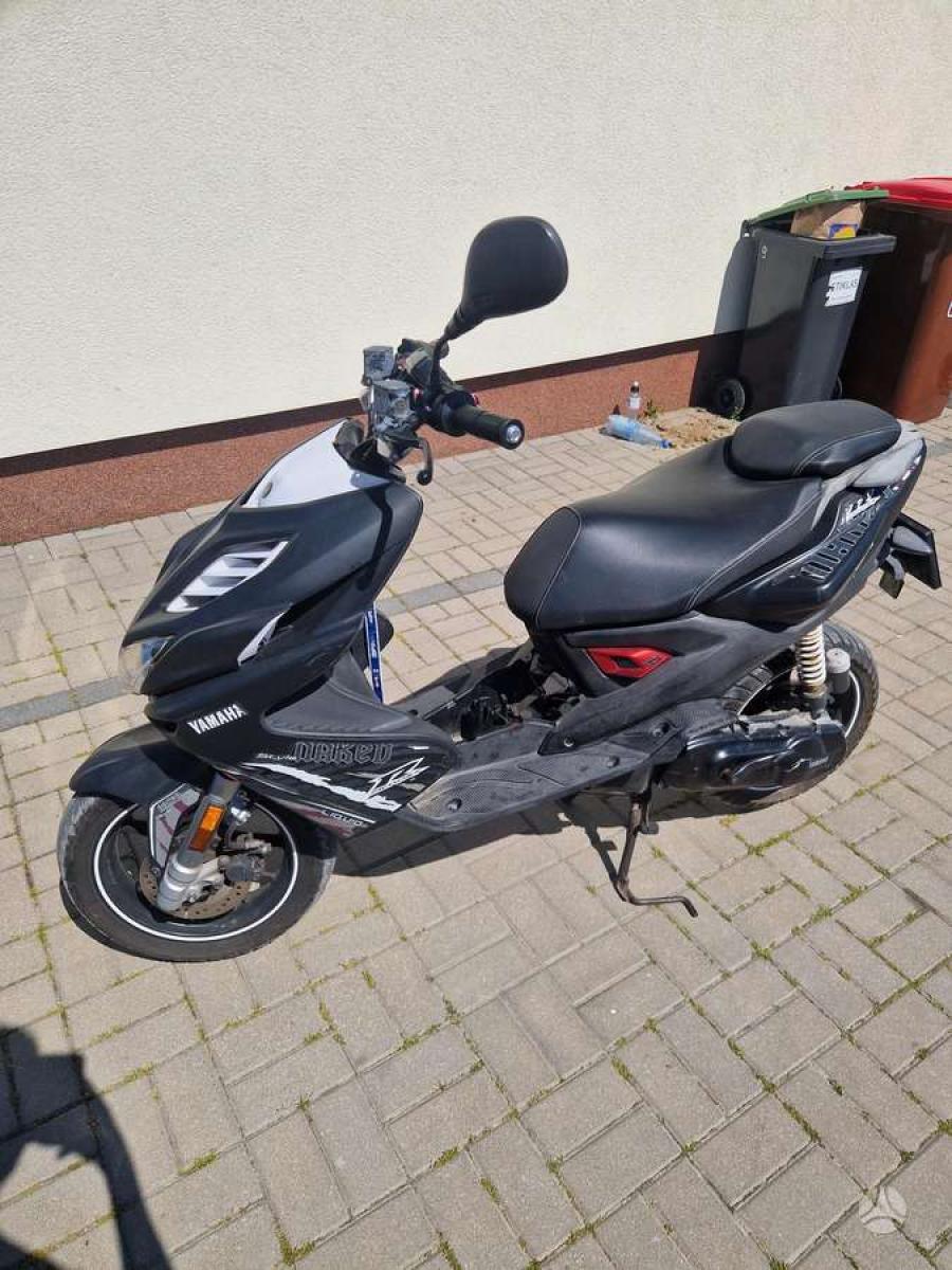 Ямаха Aerox 2014 в Клайпеда, объемом двигателя 49.00 л и пробегом 18 тыс. км за 1000 €, фото 3 на AUTOMOTO.COM.LV