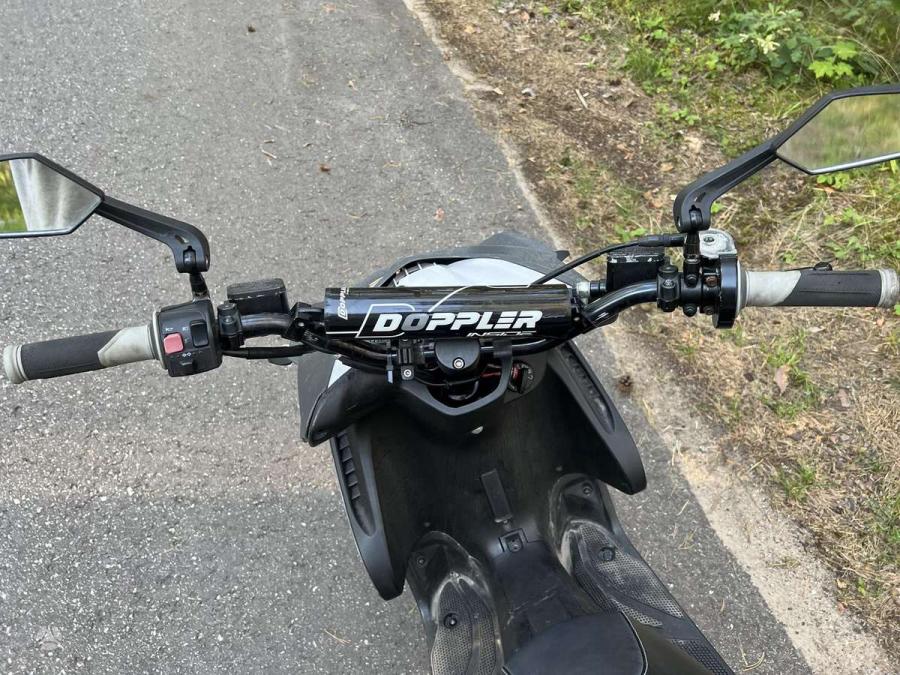 Yamaha Aerox 2014 in Vilnius, with an engine capacity of 49.00 L and mileage of 15 thousand km for 850 €, photo 9 on AUTOMOTO.COM.LV