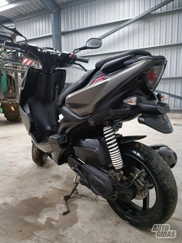 Yamaha Aerox 2015 Vilkaviškis, ar dzinēja tilpumu 0.05 L un nobraukumu 23 tūkst. km par 1700 €, foto 4 vietnē AUTOMOTO.COM.LV